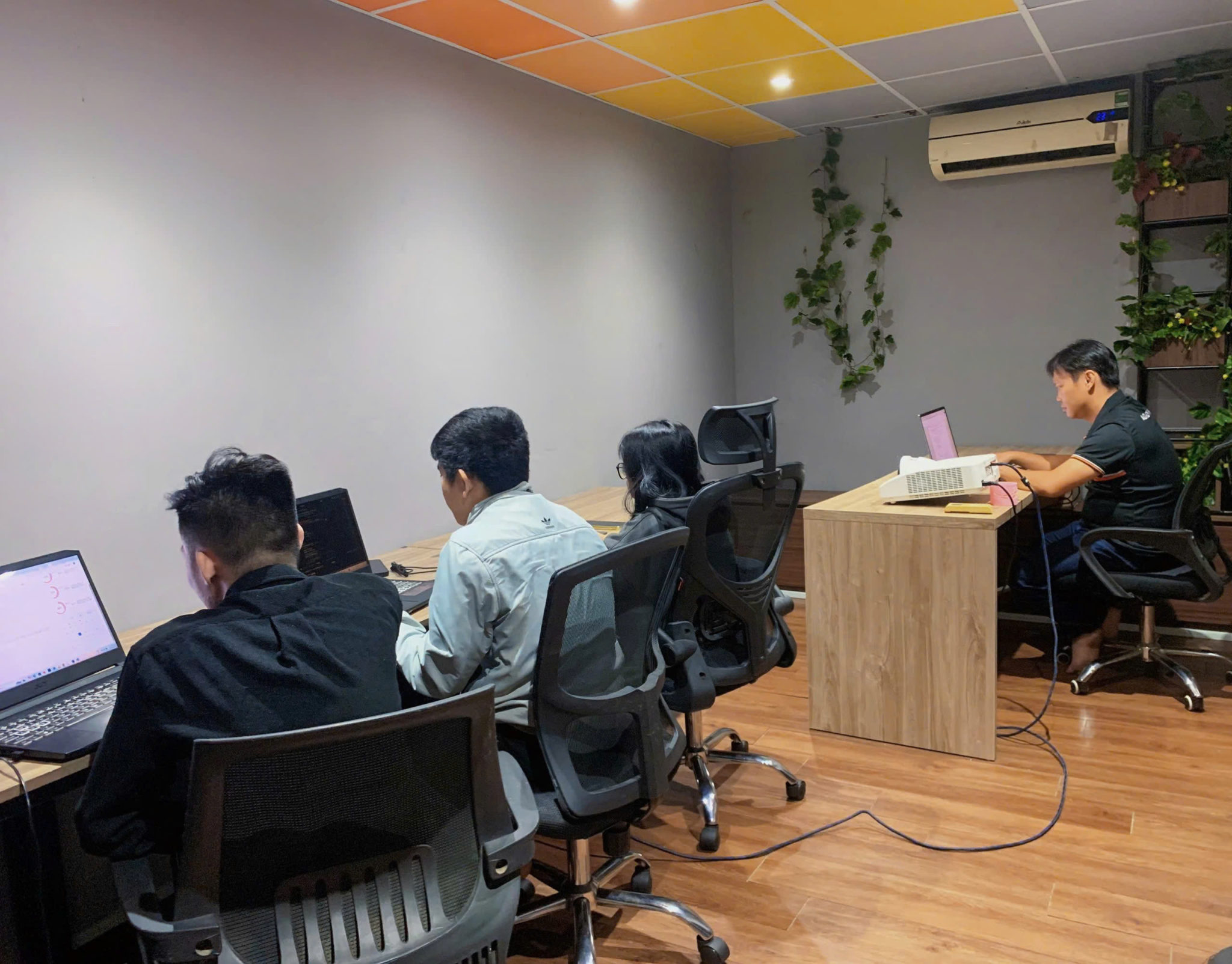 ALTA SOFTWARE HOSTS ENTERPRISE SEMESTER PROJECT DEFENSE SESSION, BACK ...