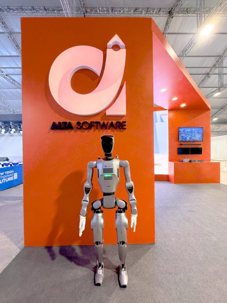 DOBOT ATOM – VIETNAM’S FIRST HUMANOID ROBOT MAKES ITS DEBUT – ALTA Software