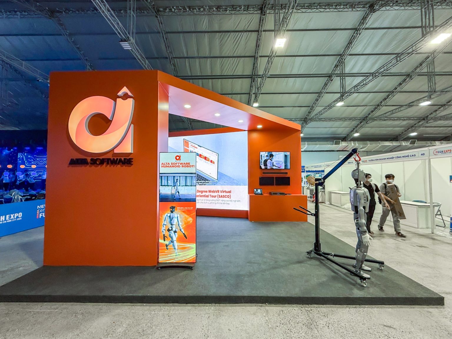 DOBOT ATOM – VIETNAM’S FIRST HUMANOID ROBOT MAKES ITS DEBUT - ALTA Software